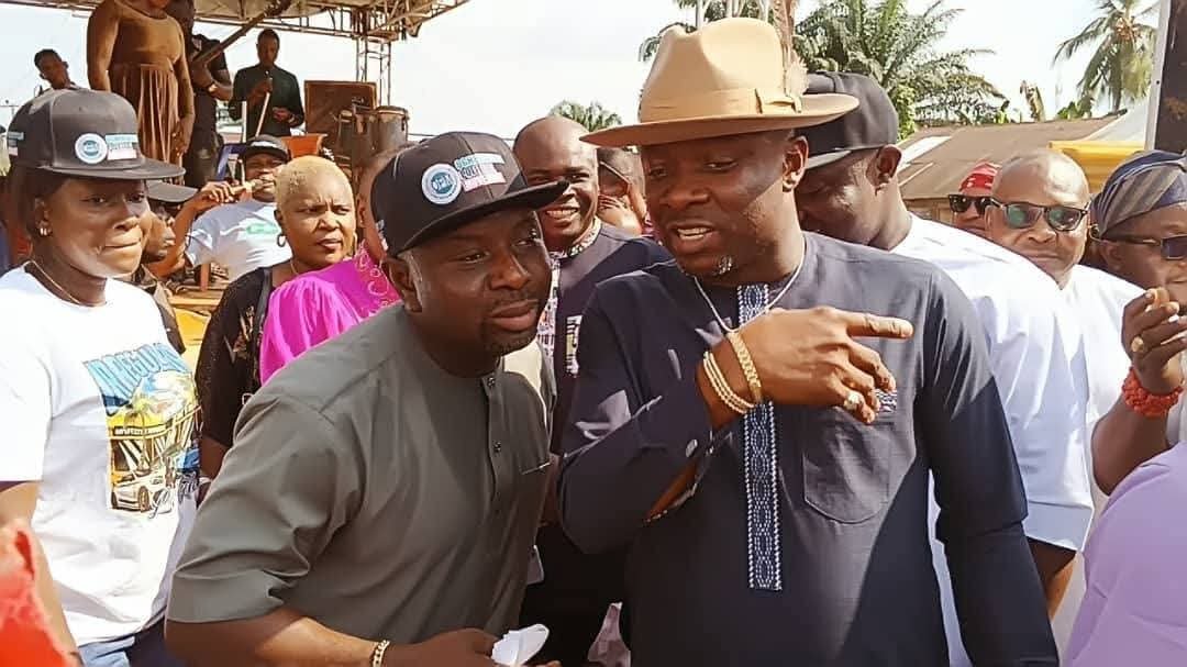 Umuakpo Spreads Yuletide Cheer to the Community - The Trumpet Newspaper ...